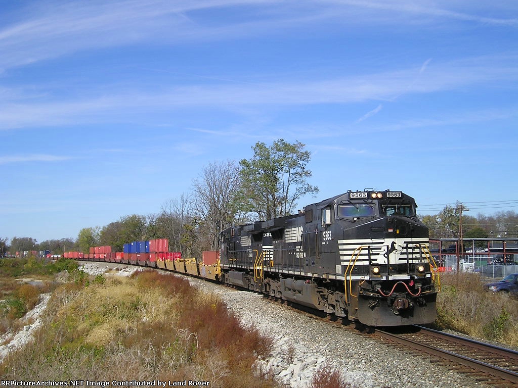 NS 9563 On NS 25 A Eastbound